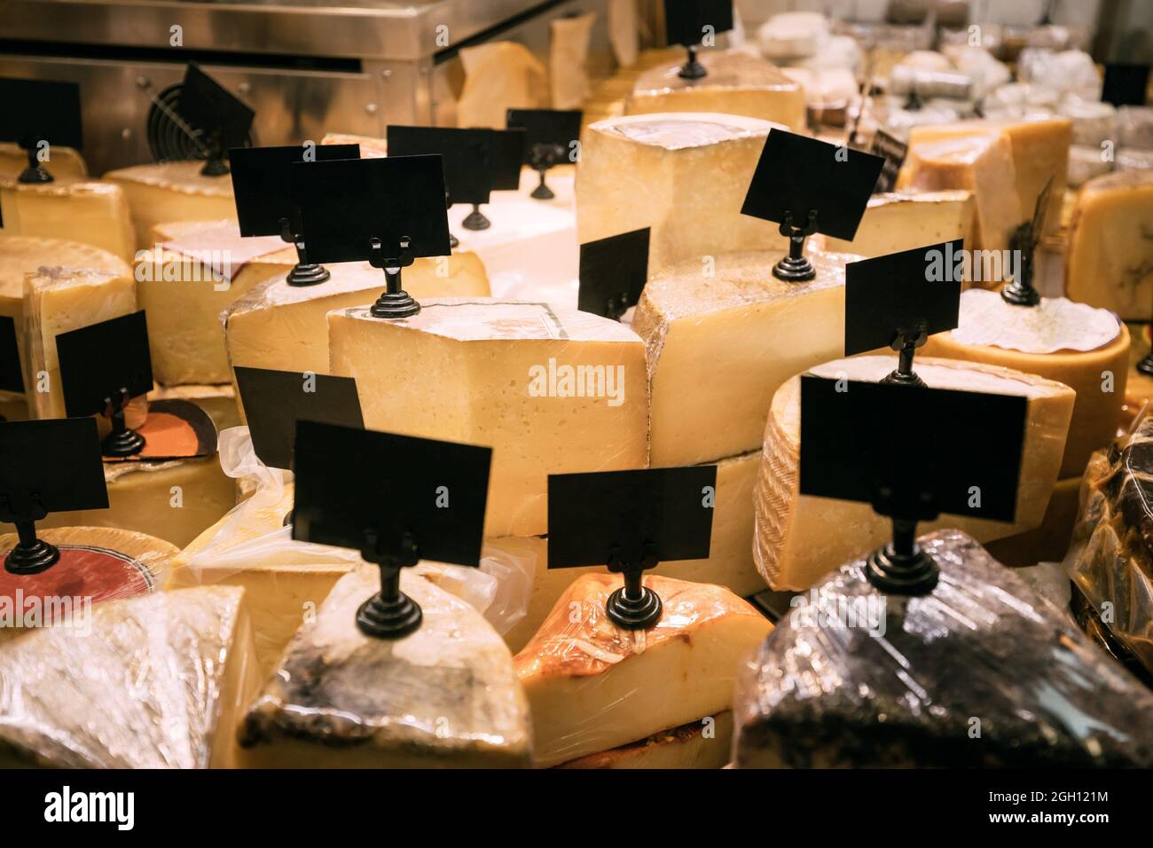 Gourmet grocery store supermarket food display sale hi-res stock ...