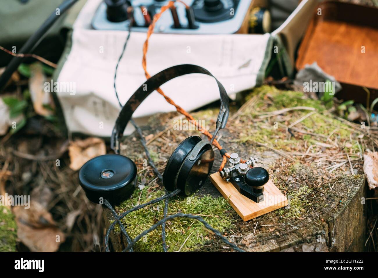 Radio operator world war ii hi-res stock photography and images - Alamy