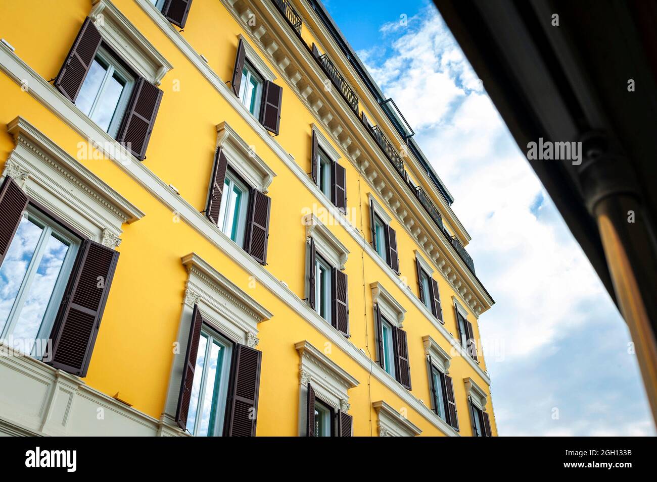 Classic european architecture hi-res stock photography and images - Alamy