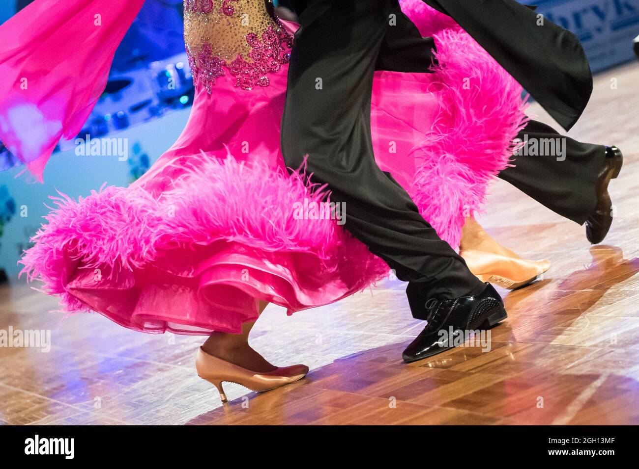 Standard dancer hi-res stock photography and images - Alamy
