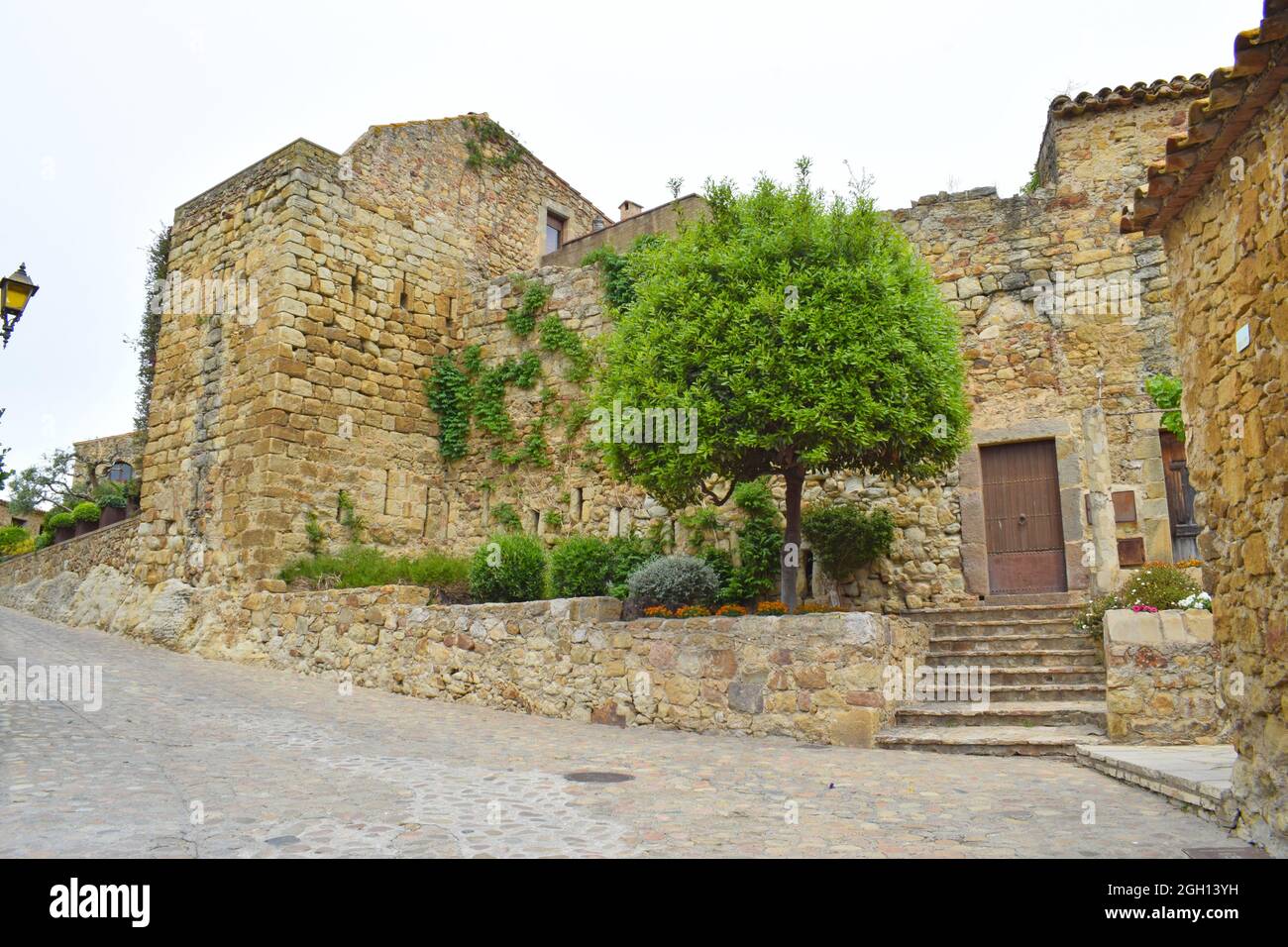 Peratallada girona hi-res stock photography and images - Alamy