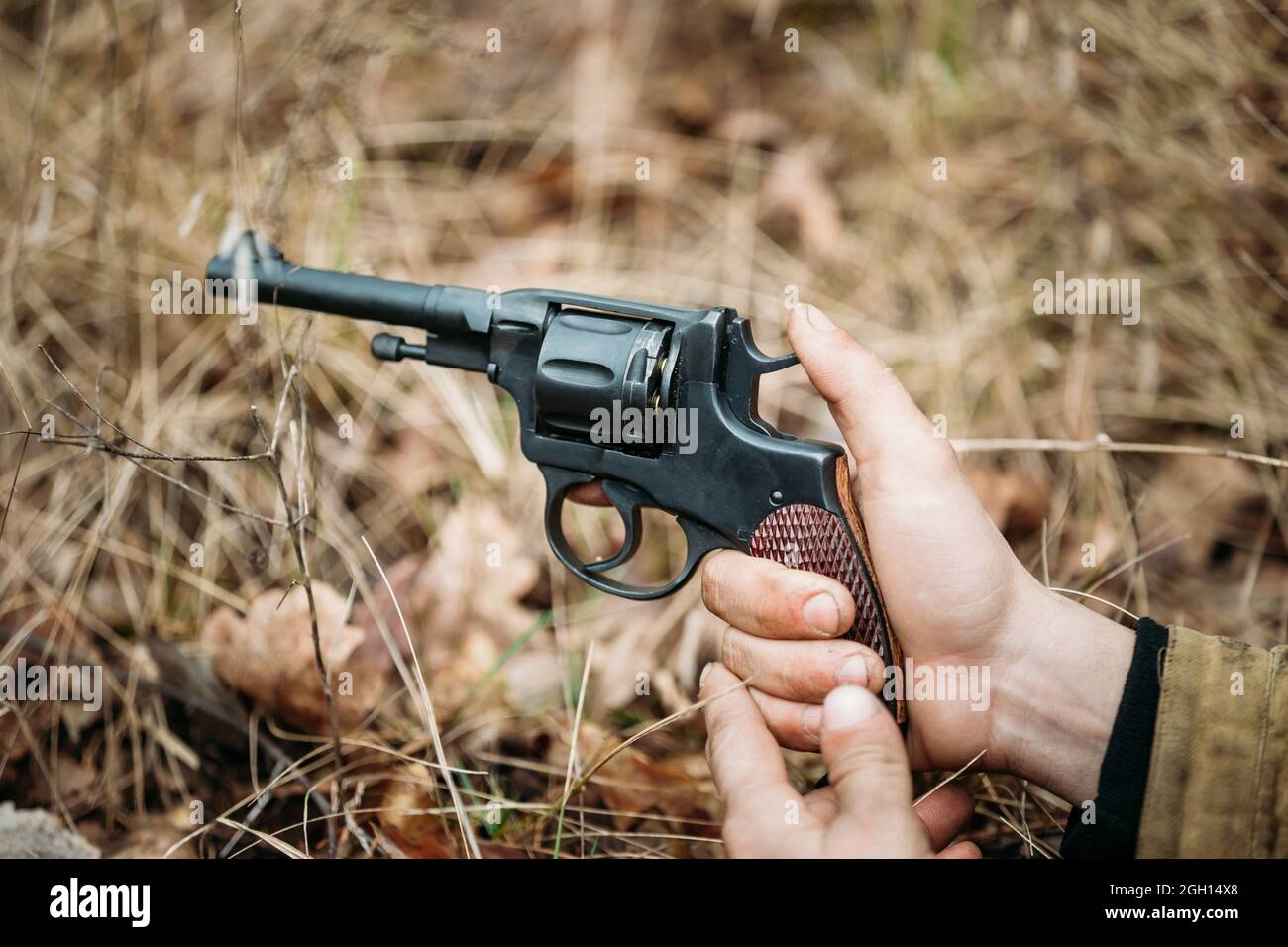 Russian soldier holding gun hi-res stock photography and images - Alamy
