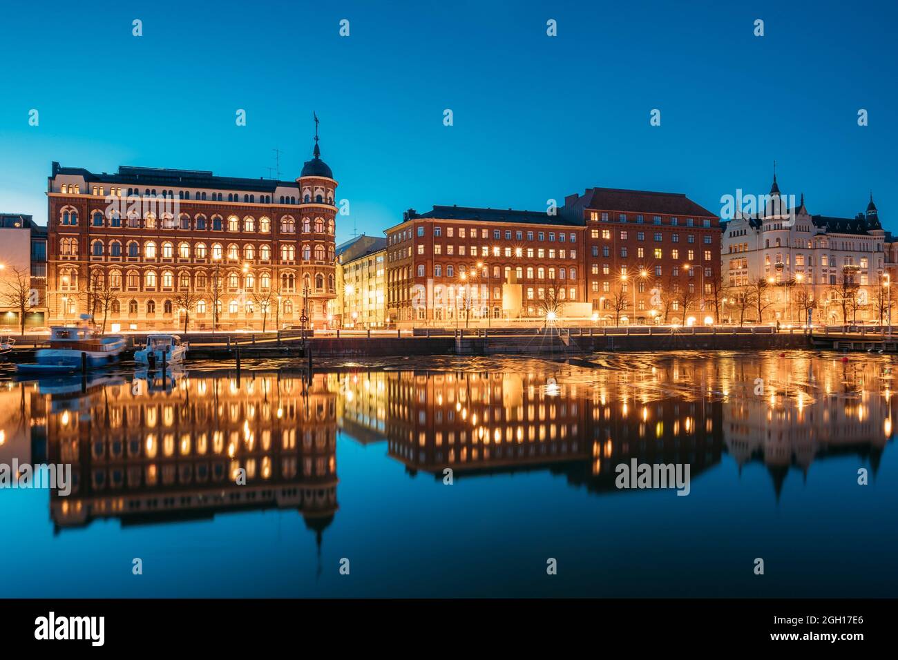 Street view helsinki hi-res stock photography and images - Alamy