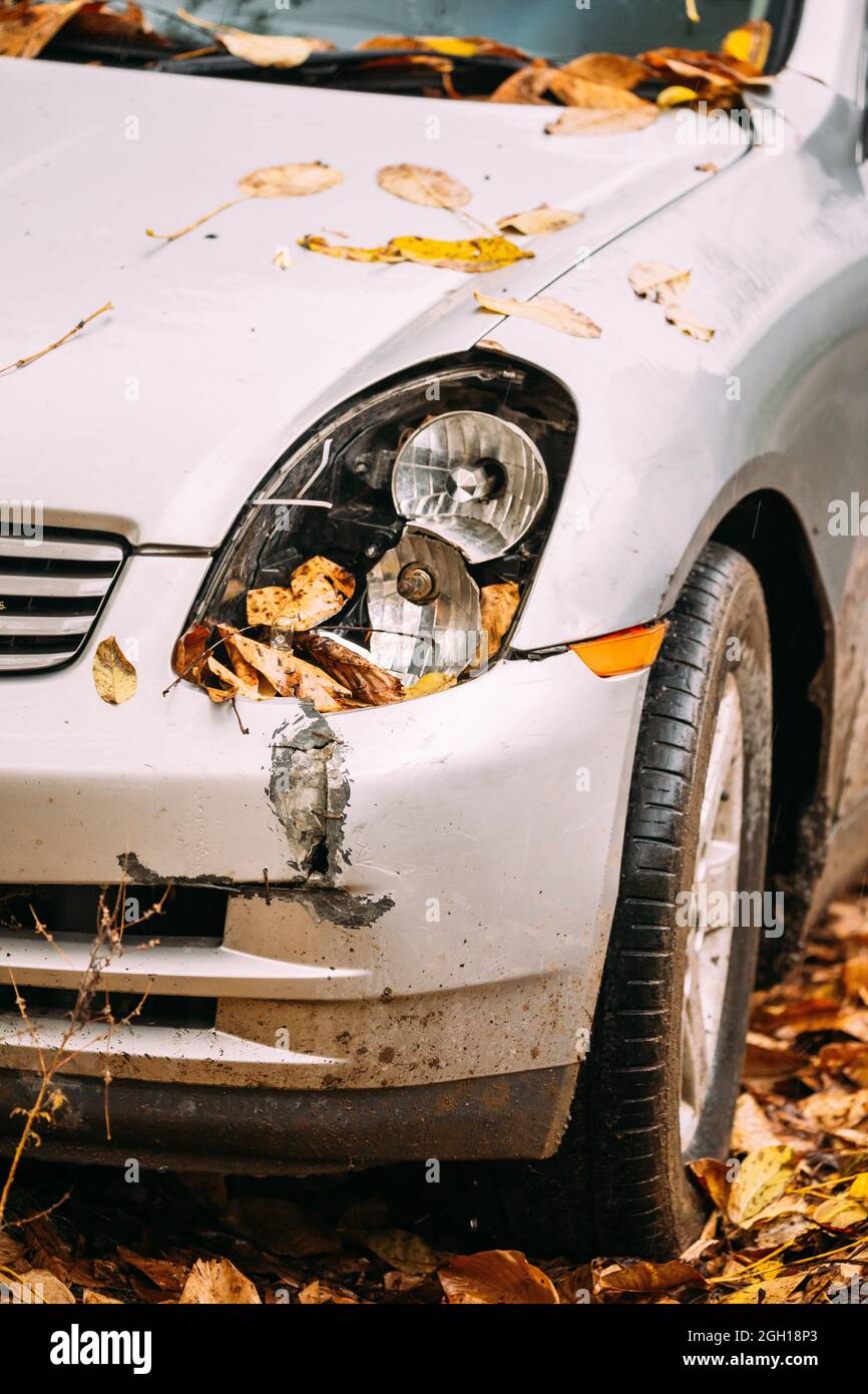 Damage headlight hi-res stock photography and images - Alamy