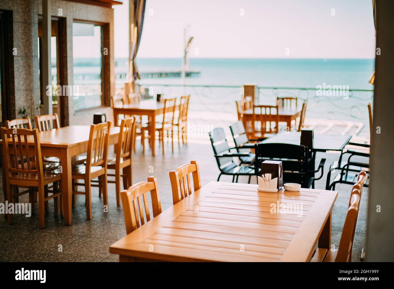 The sea cafe hi-res stock photography and images - Alamy