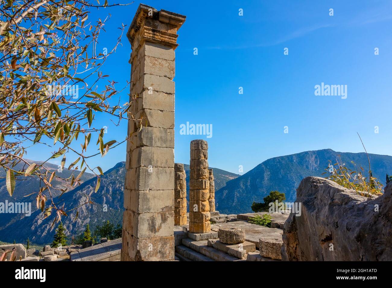 Greece. Delphi. Ancient ruins in the sunny mountains and blue sky Stock ...