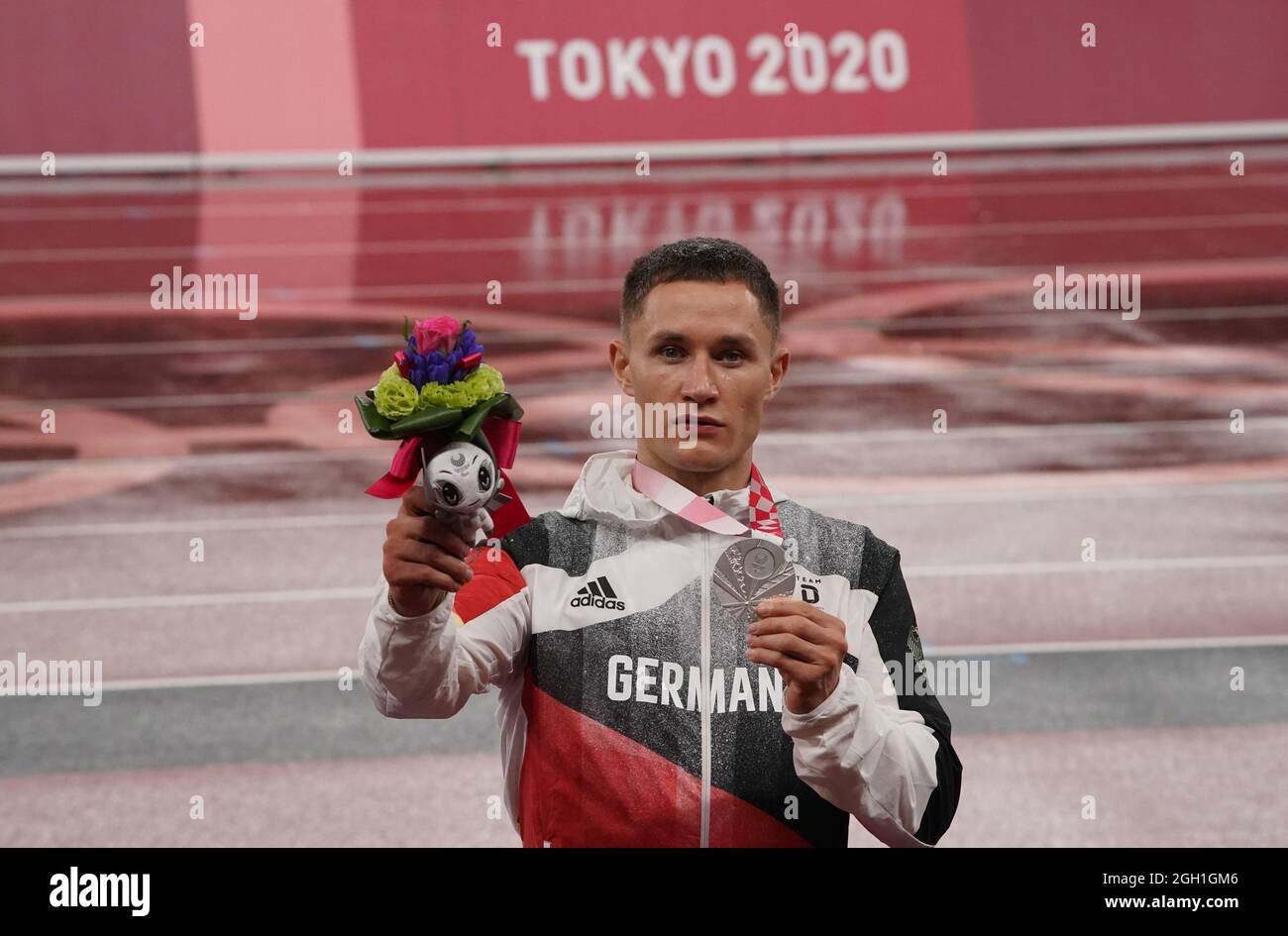 Tokyo, Japan. 04th Sep, 2021. Paralympics: Athletics, men, award ...