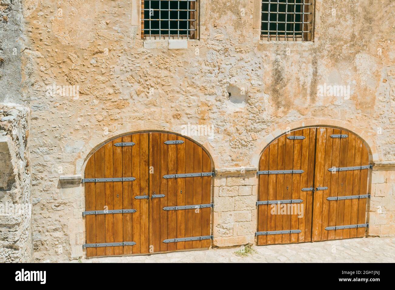Winged doors hi-res stock photography and images - Alamy