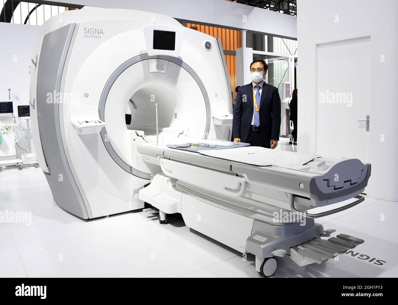 Mri international hi-res stock photography and images - Alamy