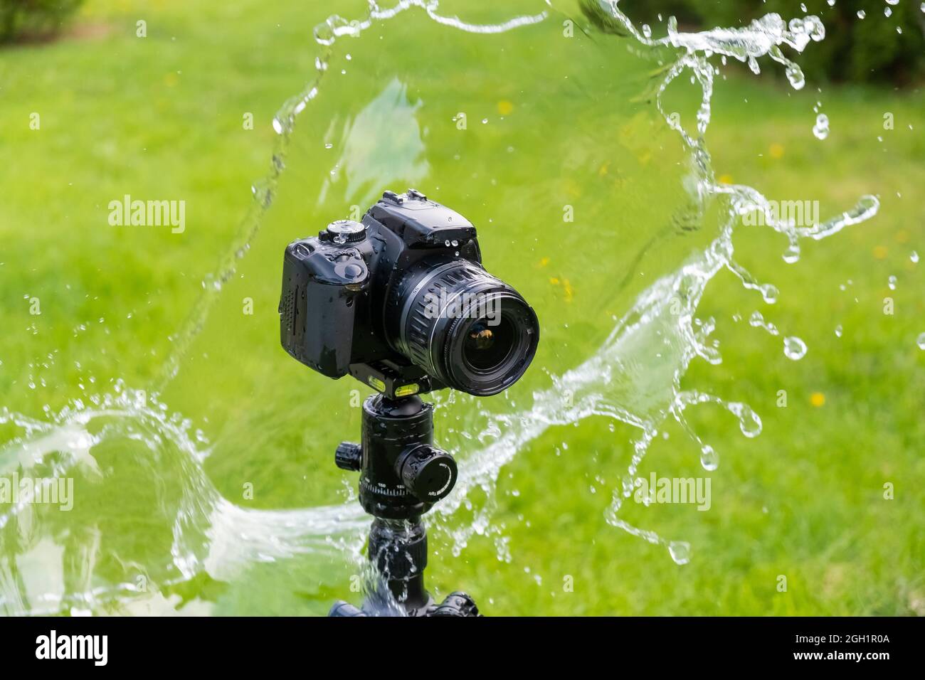Film camera wet weather rain hi-res stock photography and images - Alamy