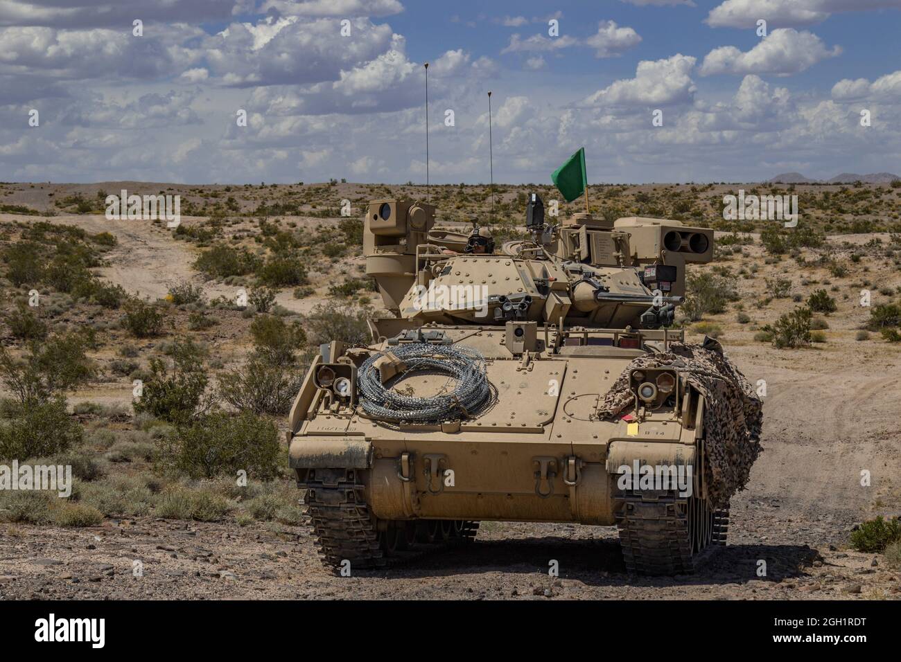 Us bradley tank fighting vehicle hi-res stock photography and images ...