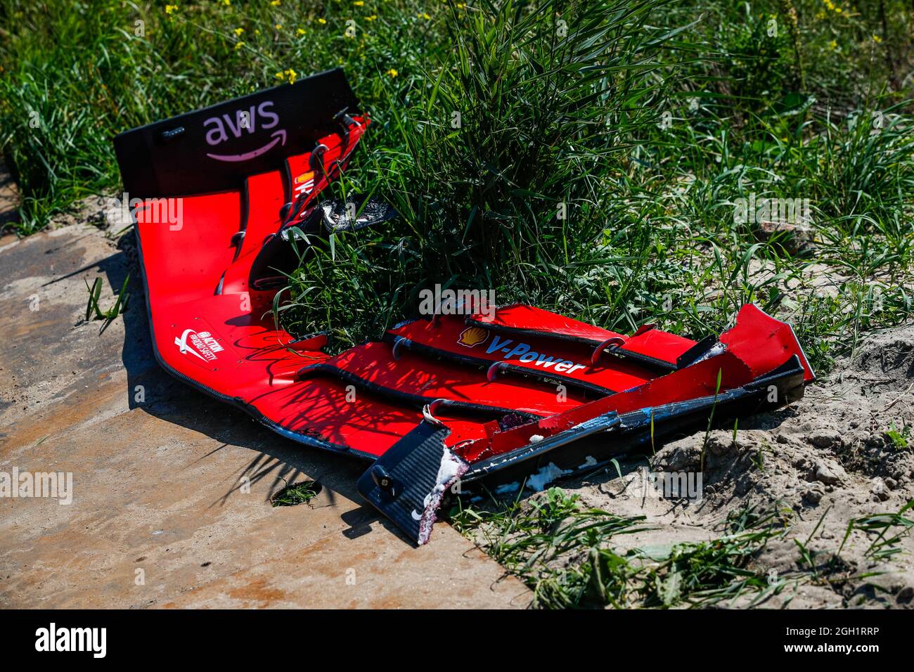 55 SAINZ Carlos (spa), Scuderia Ferrari SF21, action crash, accident ...