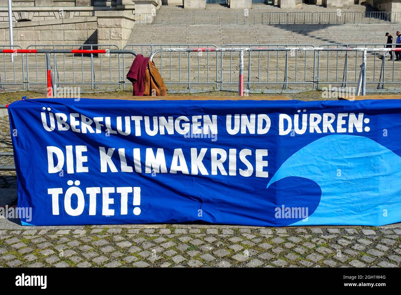 Protest camp, hunger strike against the climate crisis, Reichstag ...
