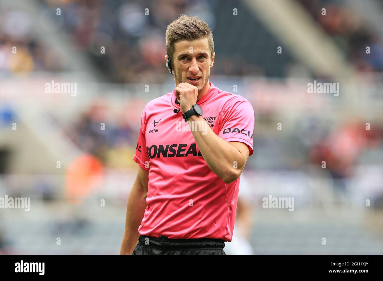 referee Chris Kendall during the game Stock Photo - Alamy