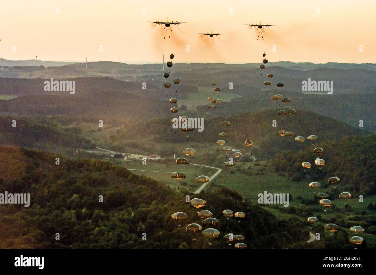 173rd infantry brigade combat team airborne hi-res stock photography ...