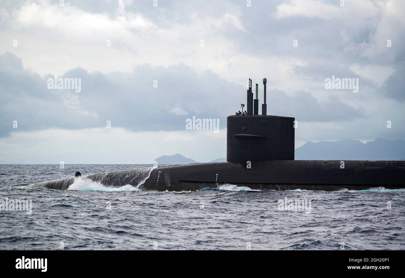 Ohio class ballistic missile submarine hi-res stock photography and ...