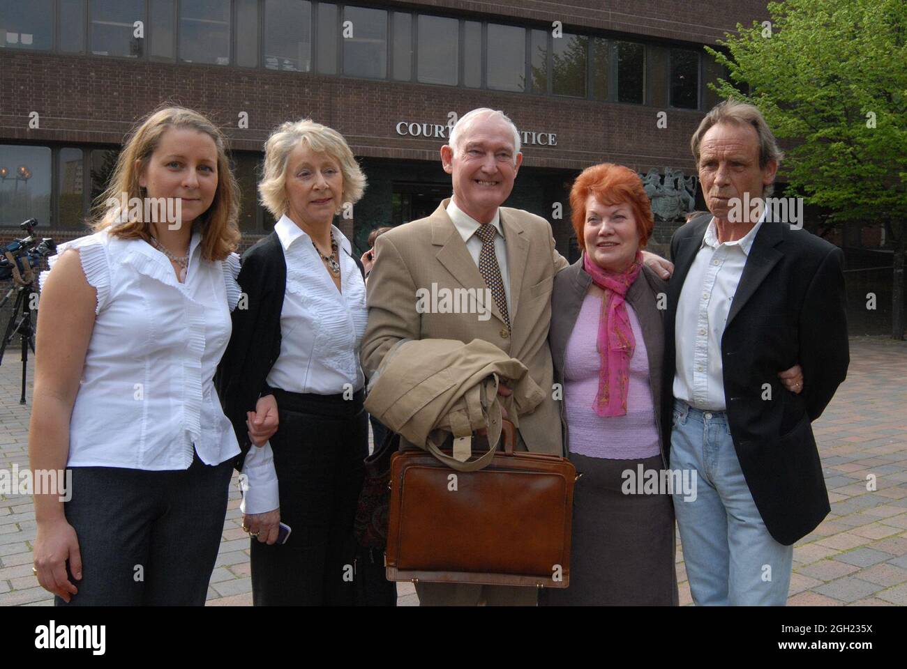GOSPORT INQUEST RELATIVES OUTSIDE COURT AT PORTSMOUTH. L. TO R BRIDGET ...