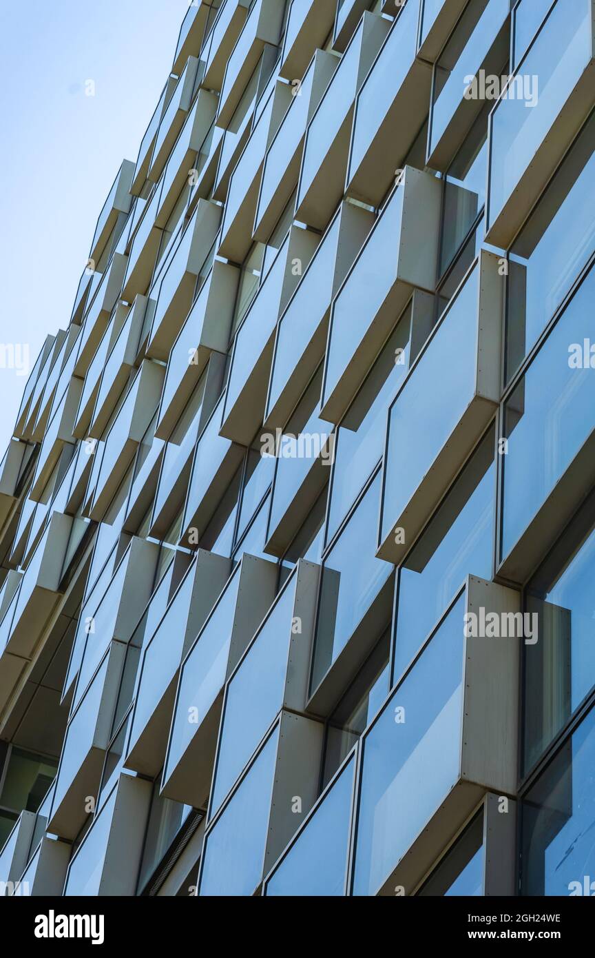 Textured background with metal and glass building wall Stock Photo - Alamy