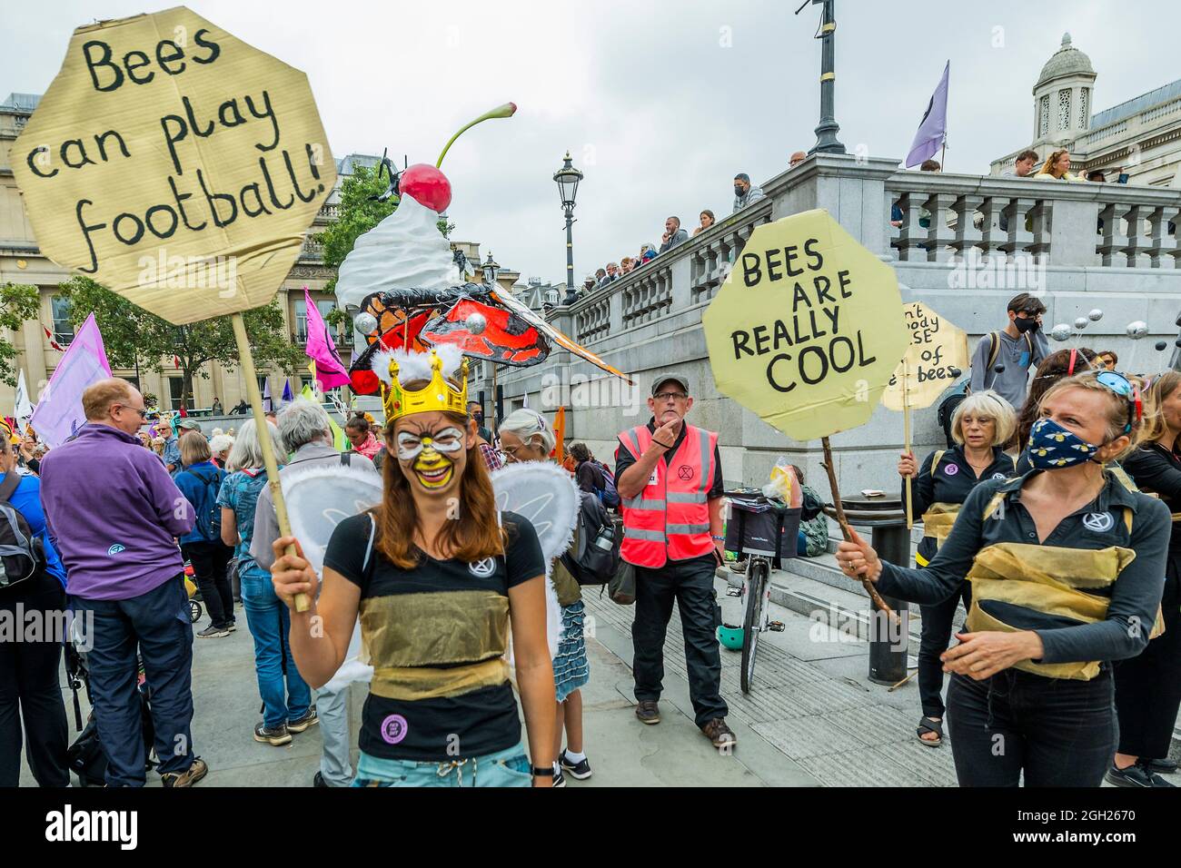 London, UK. 4th Sep, 2021. Save the bees with the queen bee ...