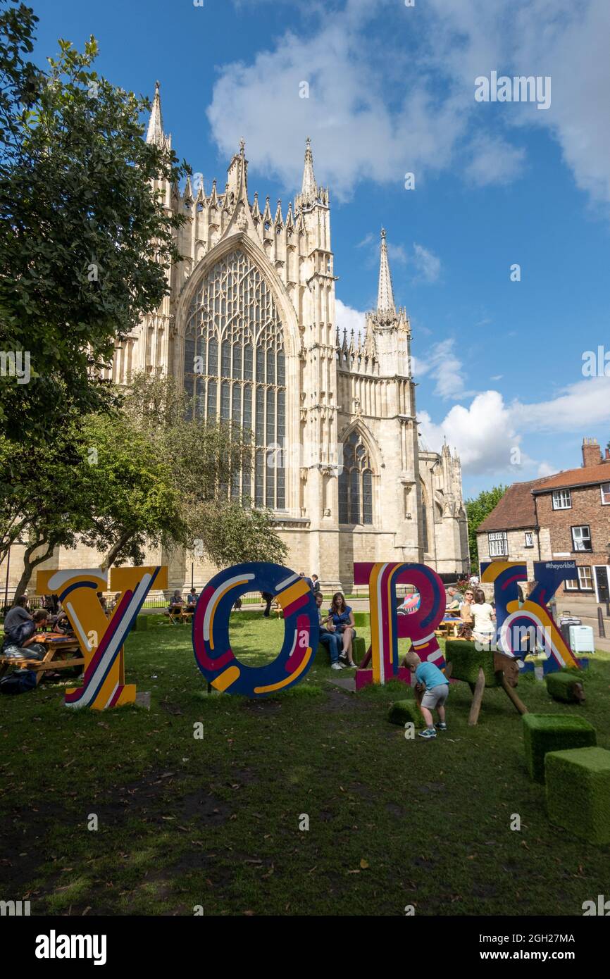 York minster cathedral sign hi-res stock photography and images - Alamy