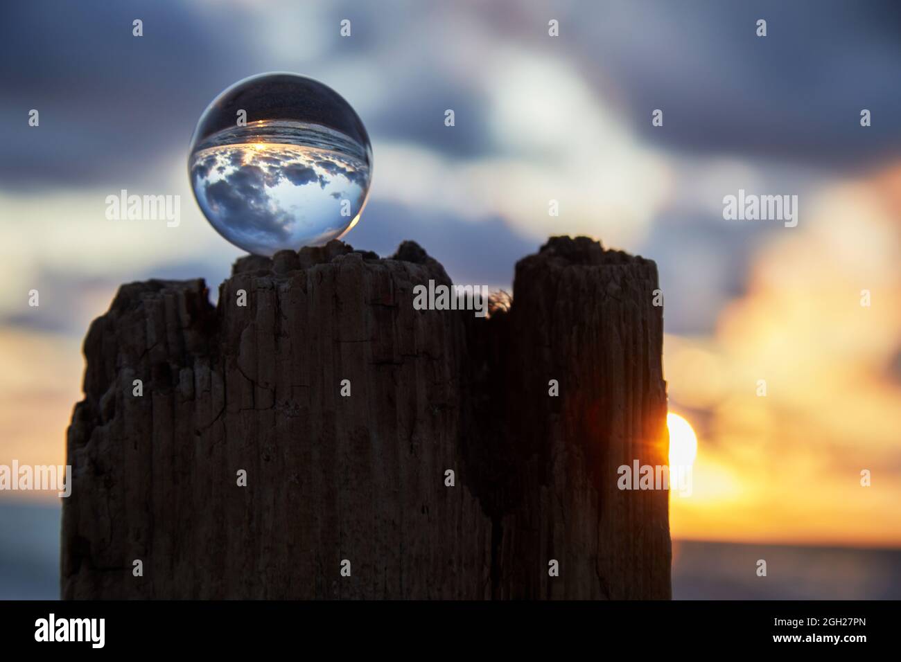 Magic sphere. Fortune teller, mind power concept. Crystal Ball ...