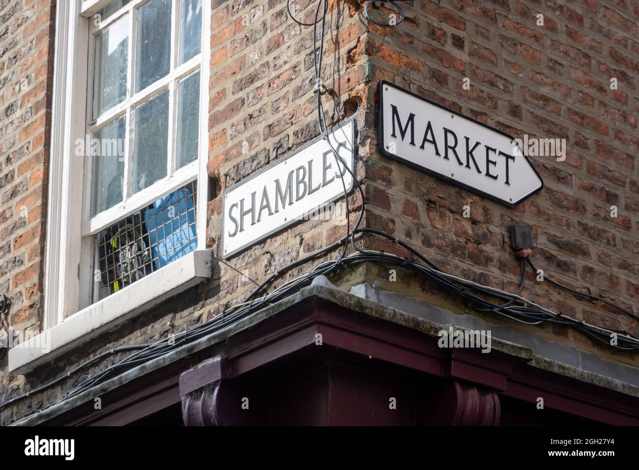 Shambles york summer hi-res stock photography and images - Alamy