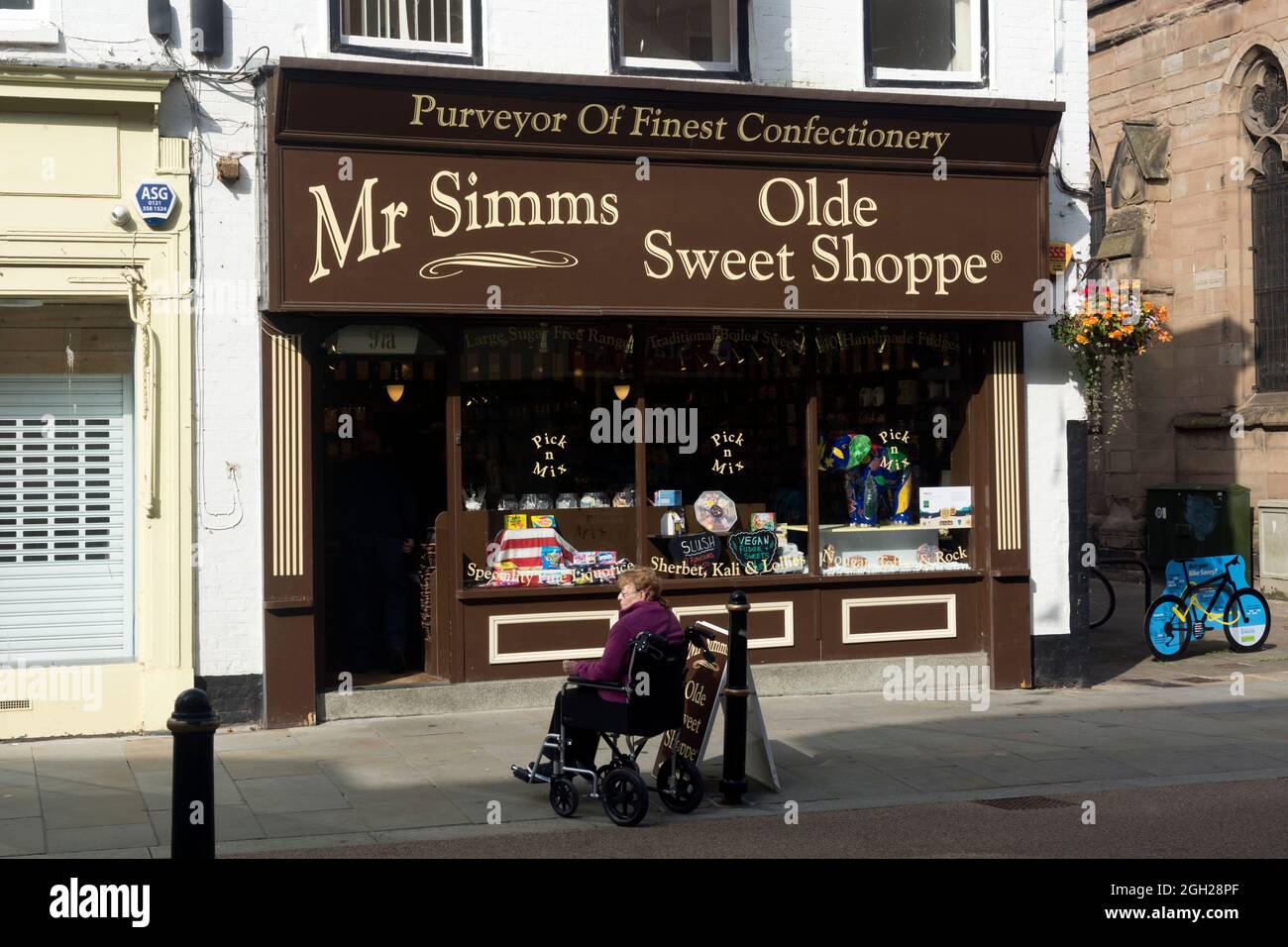 Mr simms the olde sweet shop hi-res stock photography and images - Alamy