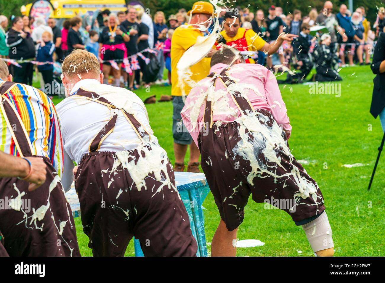 Pie throwing contest hi-res stock photography and images - Alamy