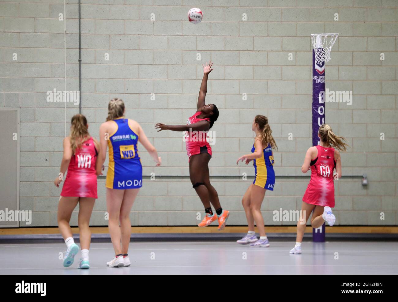 Netball school uk hi-res stock photography and images - Alamy
