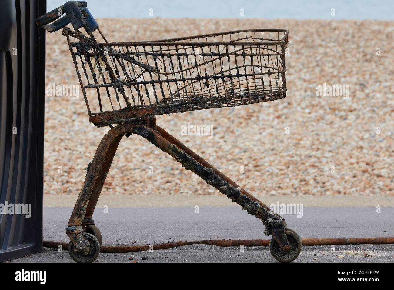 Shoppping trolley hi-res stock photography and images - Alamy