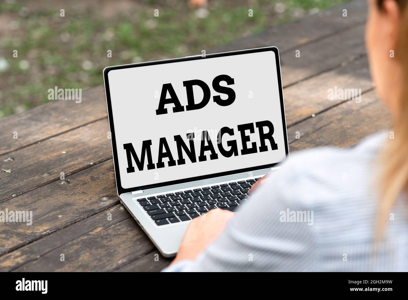 Conceptual display Ads Analysisager. Business overview oversee and ... Conceptual display Ads Analysisager. Business overview oversee and ...