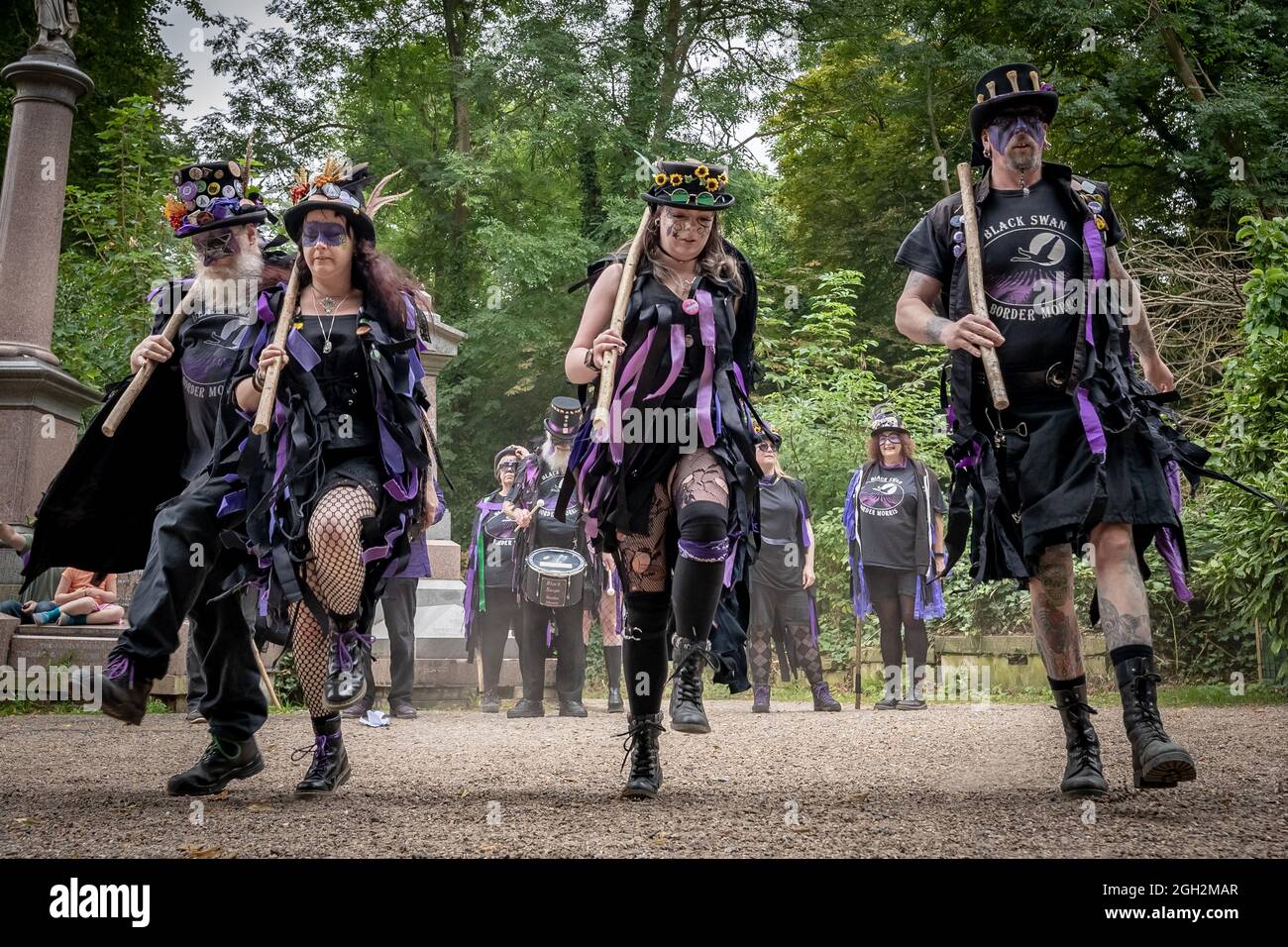 Border morris dance hi-res stock photography and images - Alamy