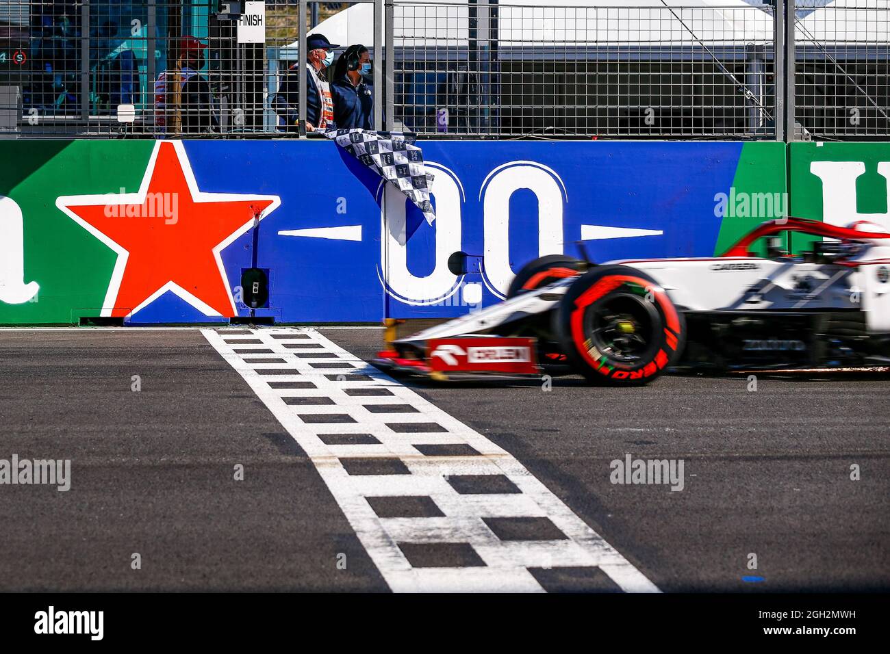 Chequered flag during the Formula 1 Heineken Dutch Grand Prix 2021 ...