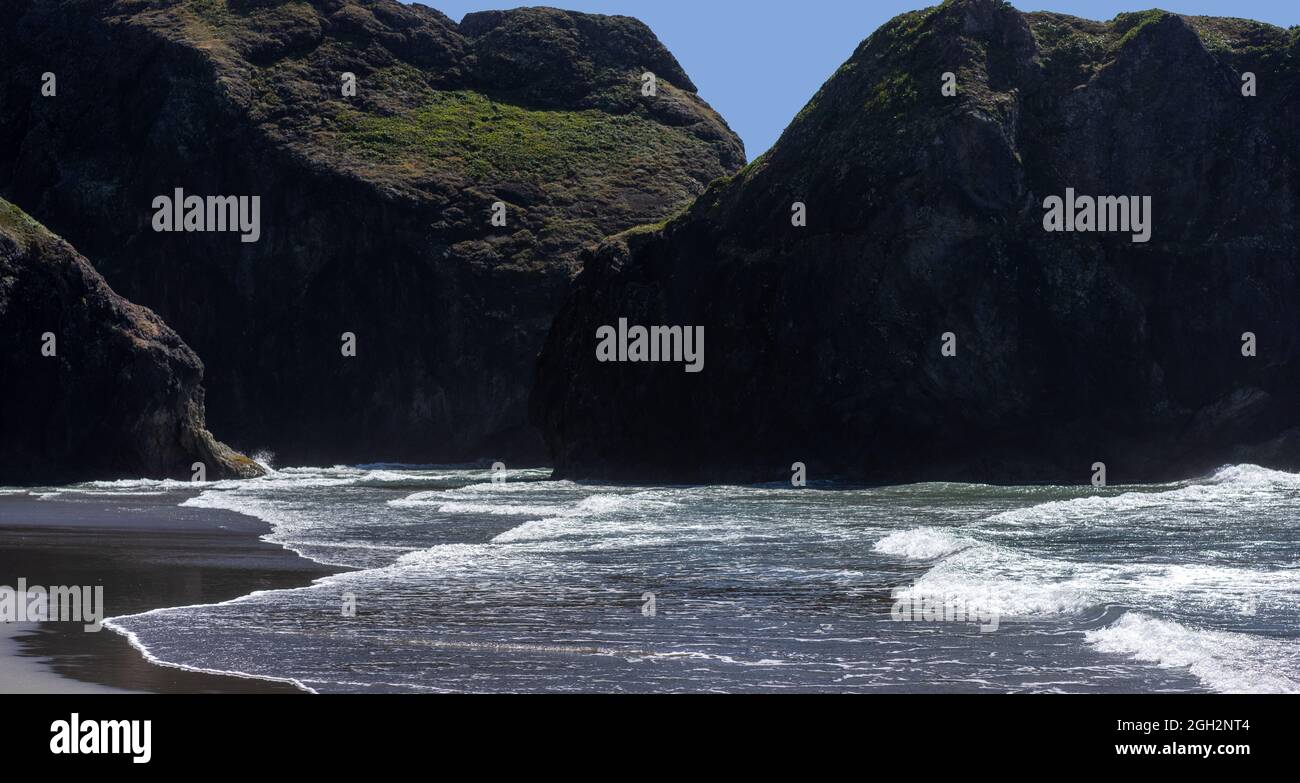 The beautiful coastline of Highway 101 in California, USA Stock Photo ...