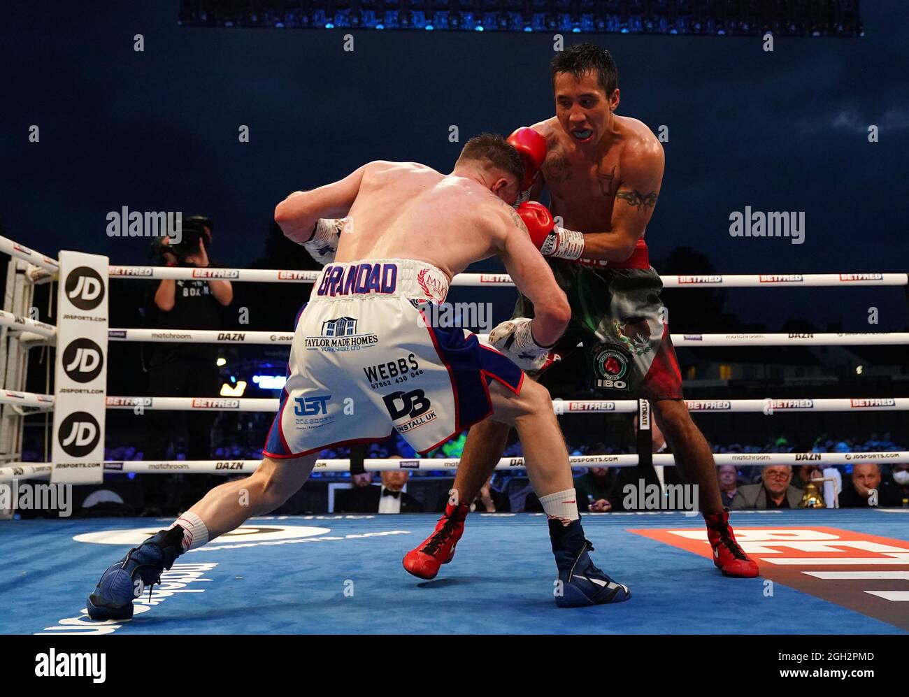 Maxi Hughes (left) and Jovanni Straffon in their IBO Lightweight World ...