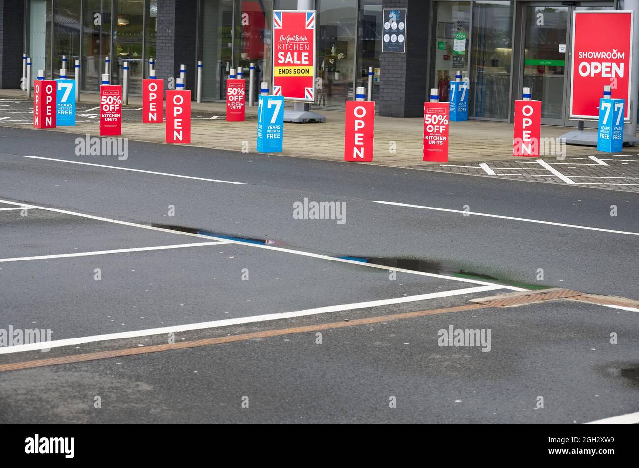 Poster banner shop window outside hi-res stock photography and images ...