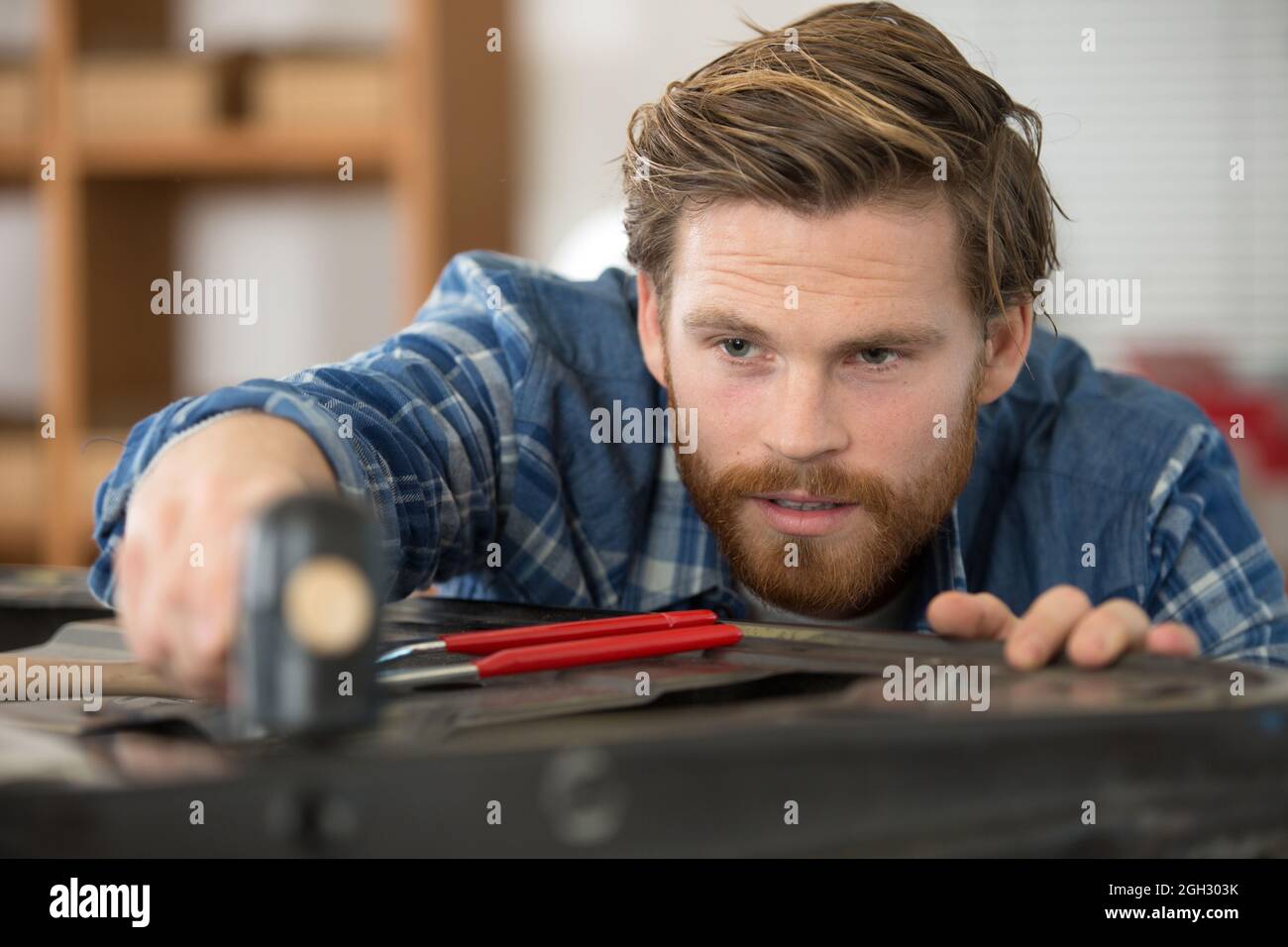 Panel beater hi-res stock photography and images - Alamy