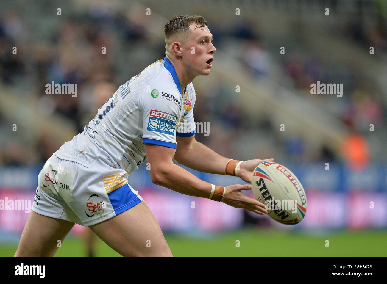 James broadbent hi-res stock photography and images - Alamy