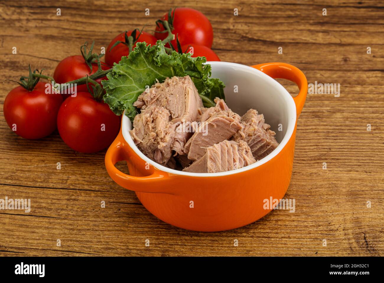 Tasty Canned tuna fillet in the bowl Stock Photo - Alamy