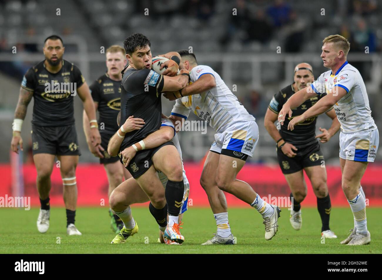 Andre Savelio (11) of Hull FC drives the ball up the pitch Stock Photo ...