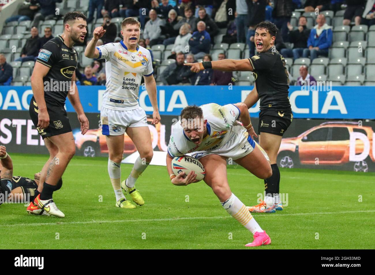 Jack Broadbent (27) of Leeds Rhinos goes in to score his try Stock ...