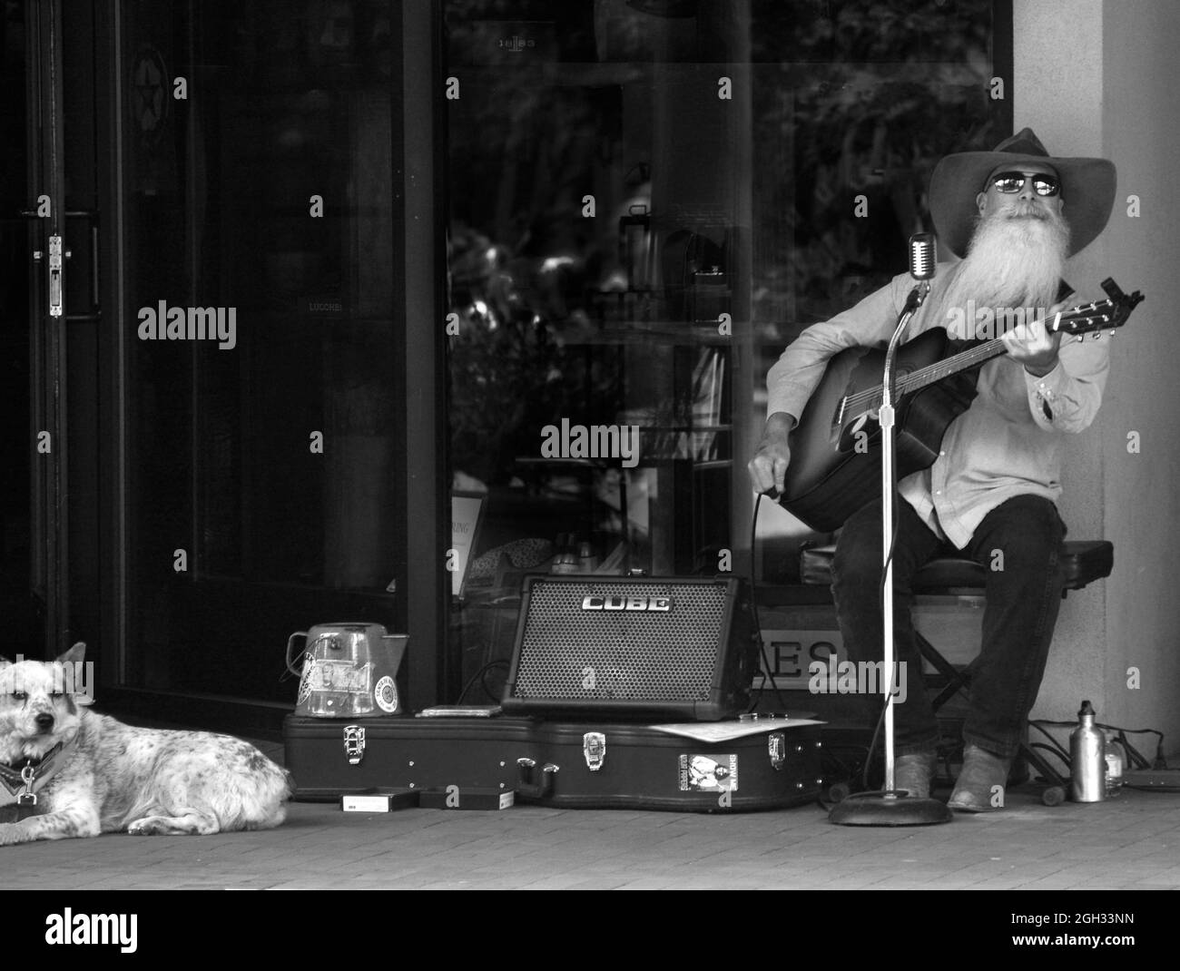 American busker Black and White Stock Photos & Images - Alamy