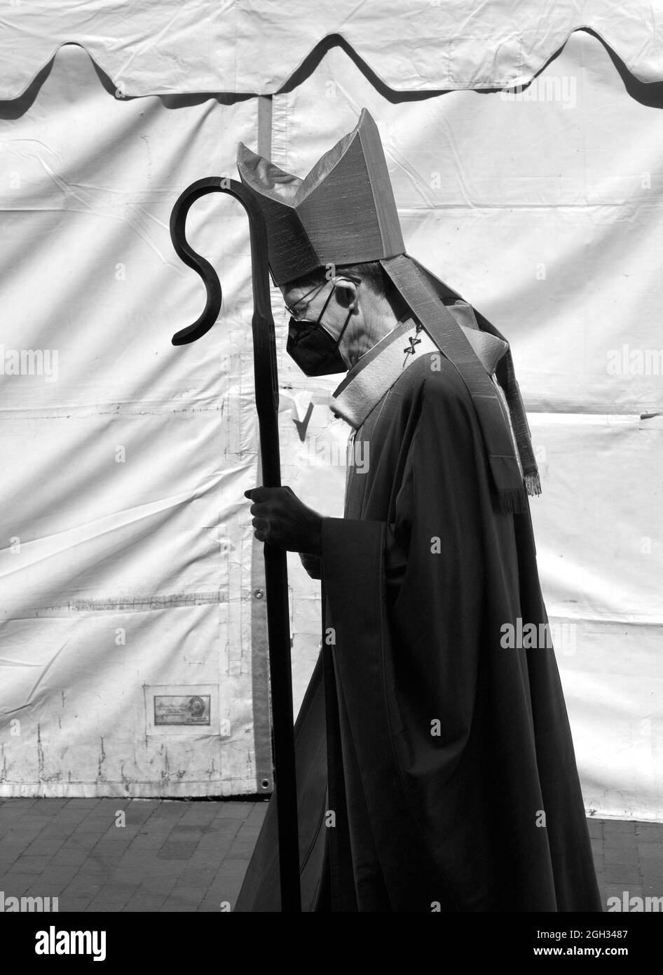 Bishop with mask Black and White Stock Photos & Images - Alamy