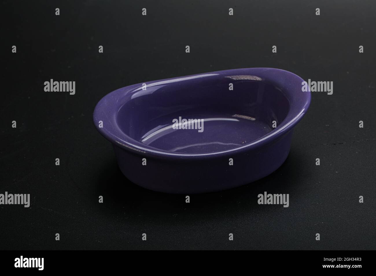 Color empty bowl for kitchen isolated Stock Photo - Alamy