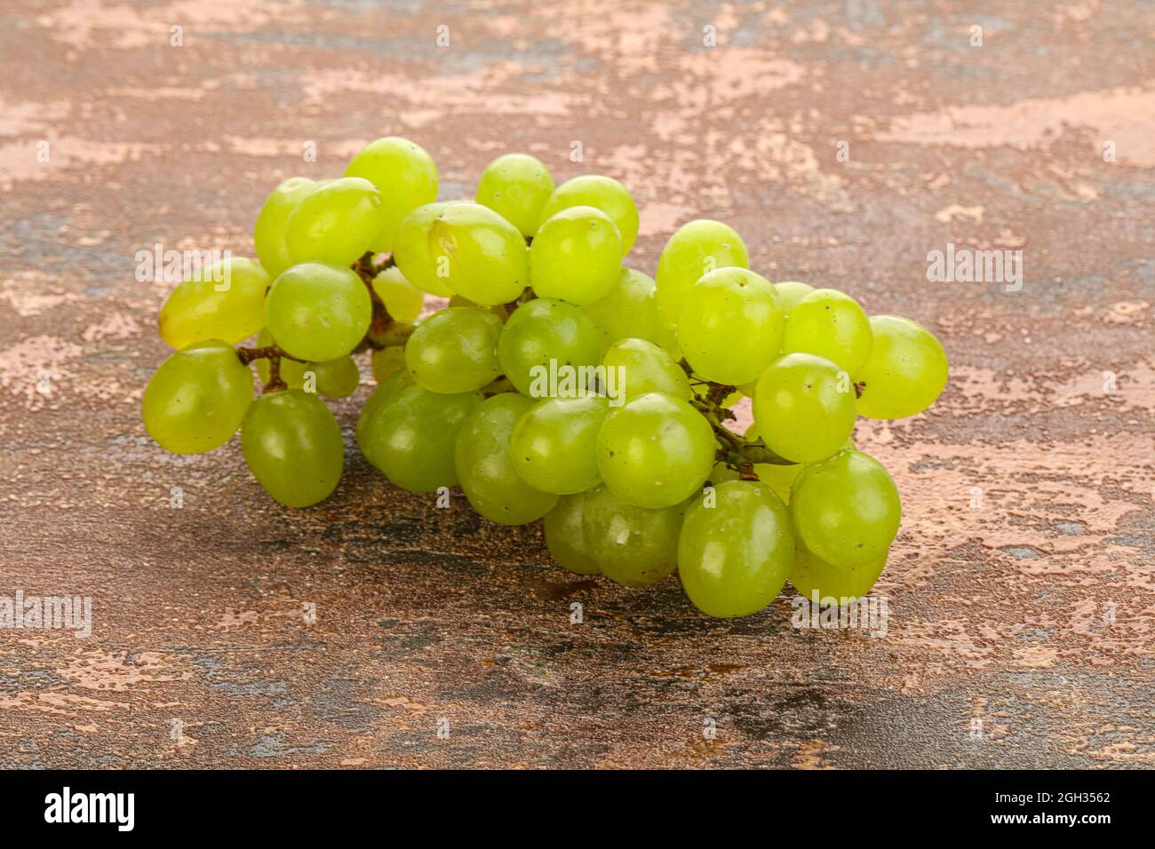 Ripe sweet green grape branch isolated Stock Photo - Alamy