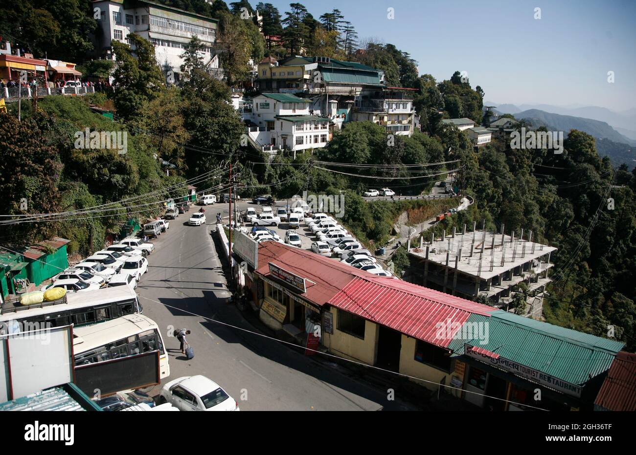 Mussoorie traffic hi-res stock photography and images - Alamy