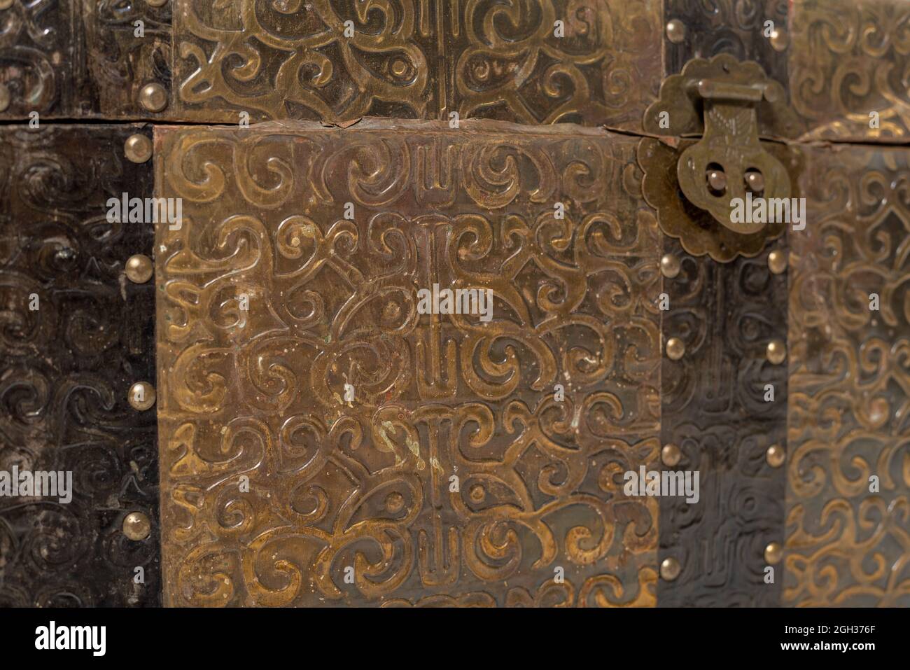 old chest shot in studio Stock Photo - Alamy