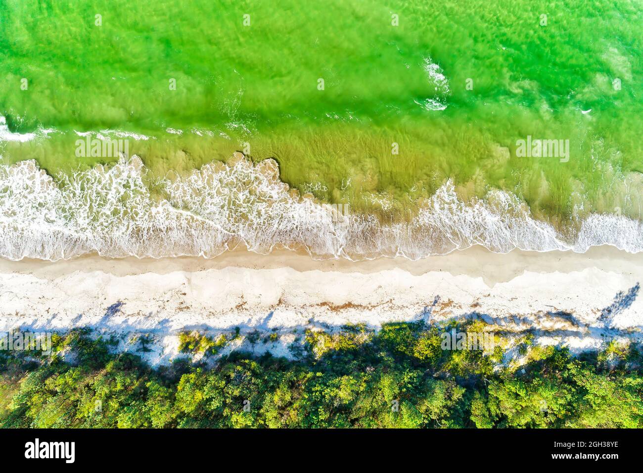 Shallow waves over sand hi-res stock photography and images - Alamy
