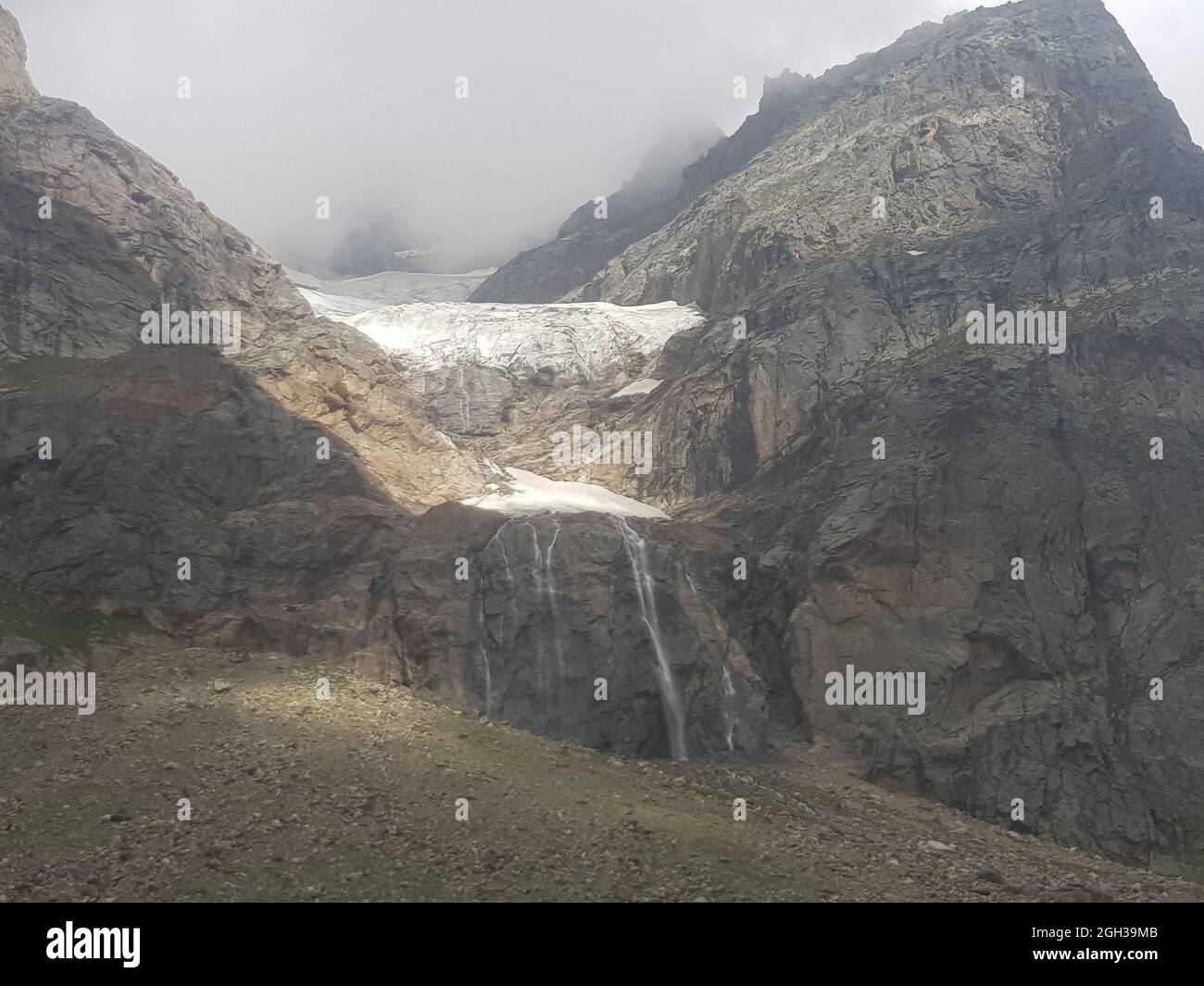 Spectacular mountain scenery hi-res stock photography and images - Alamy