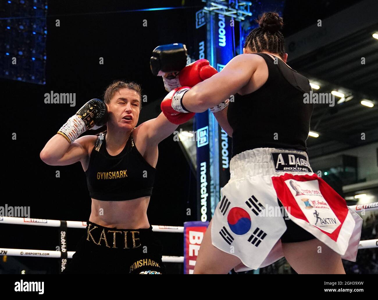 Jennifer Han (right) and Katie Taylor in their Undisputed Lightweight ...